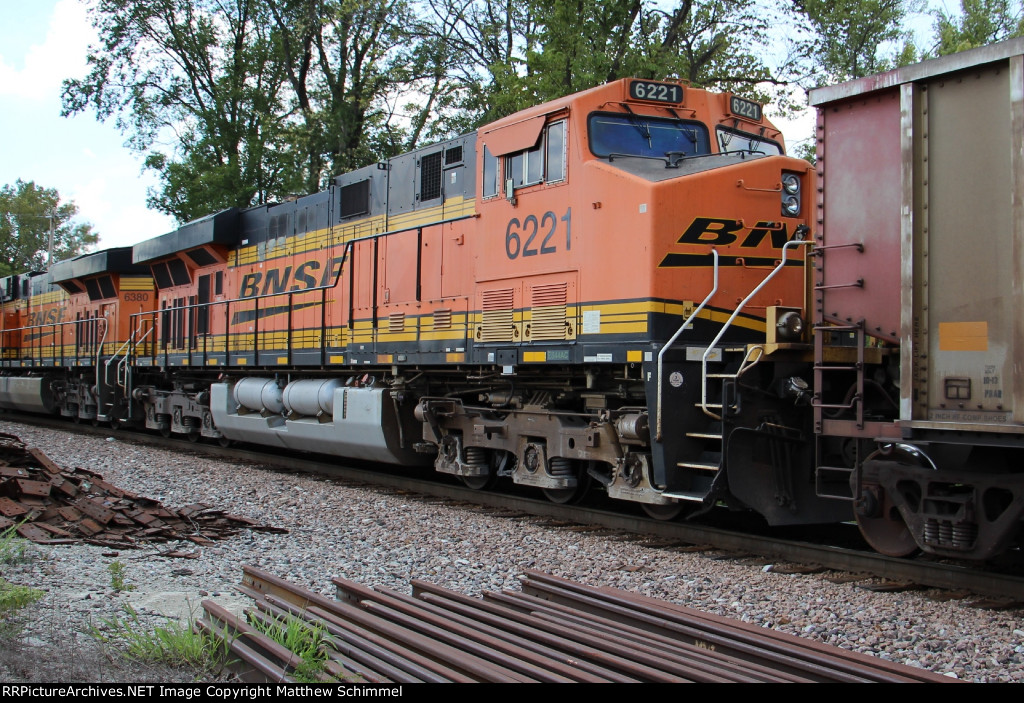BNSF 6221